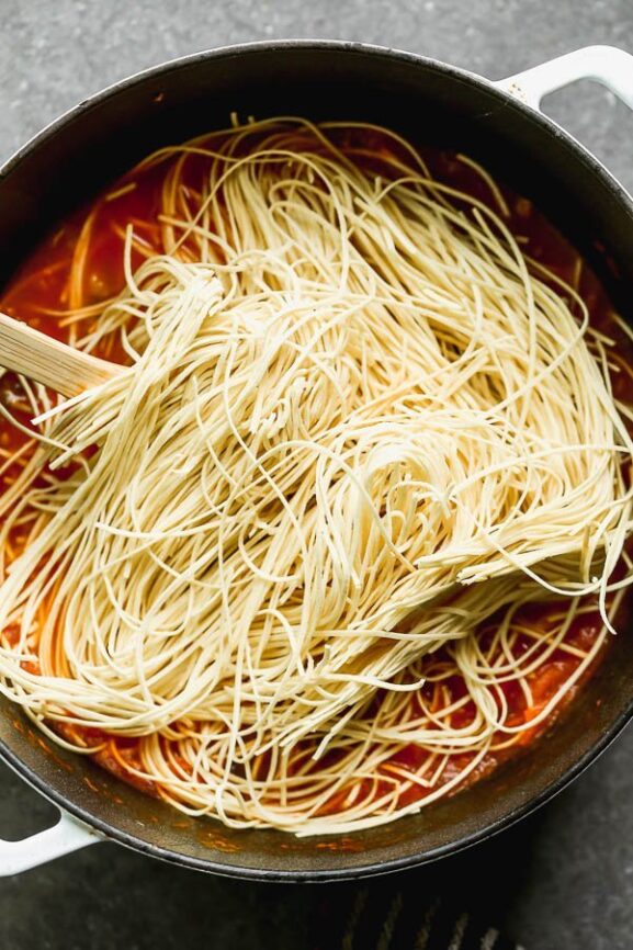 One Pot Fresh Tomato Pasta - Cooking for Keeps